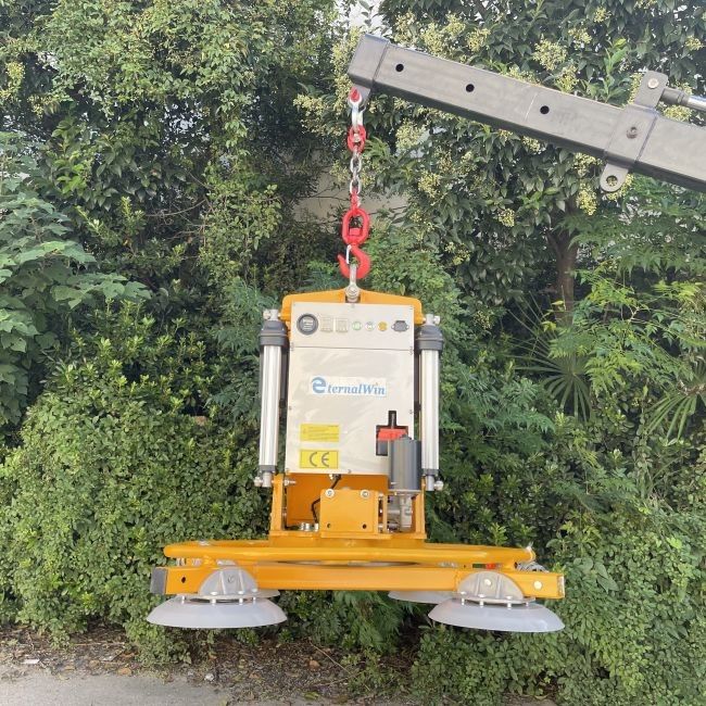 Electric rotation 360 degree Glass Vacuum Lifter For Glass Curtain Wall ...